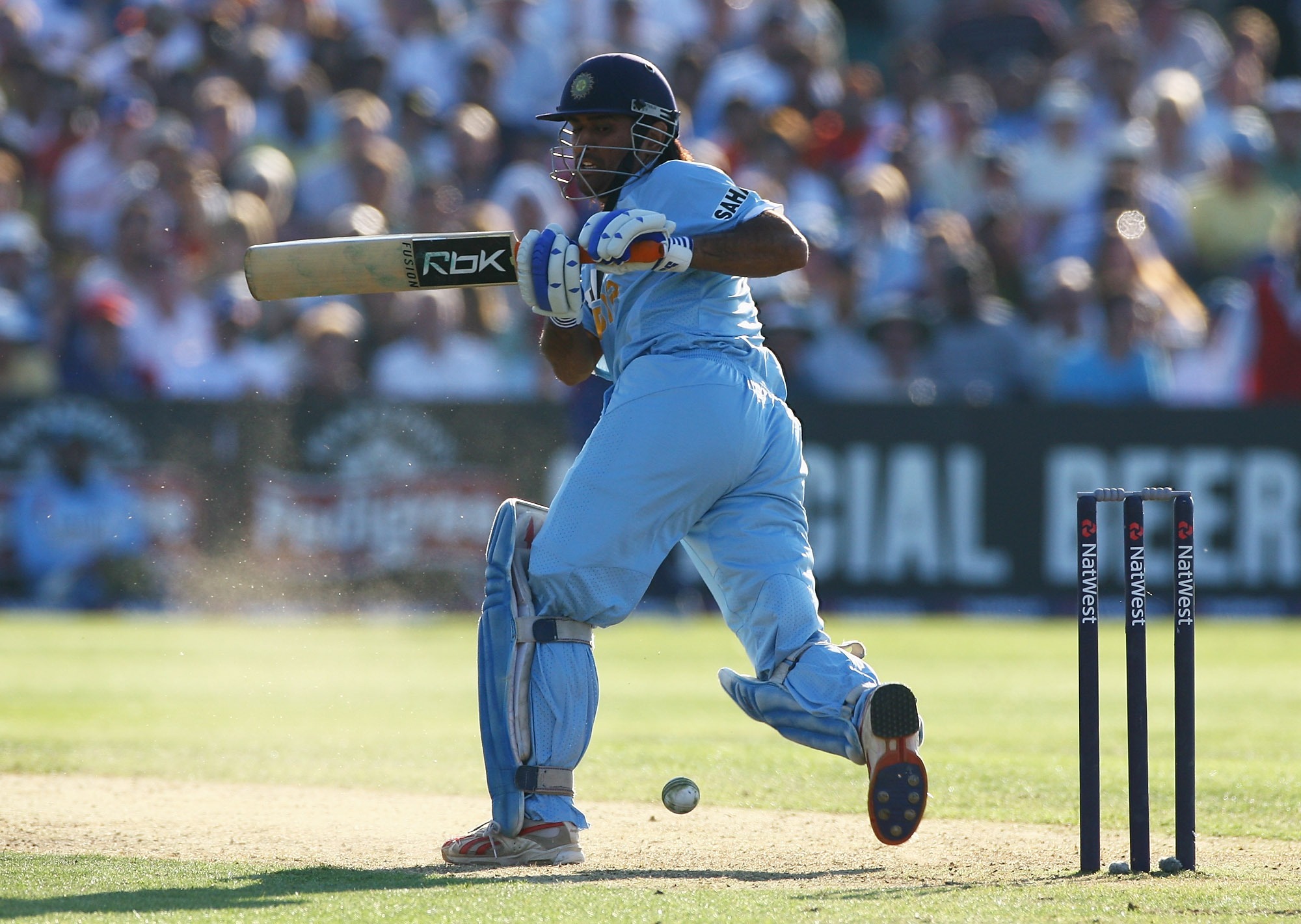 VIDEO | Unleash the 2005 vintage MS Dhoni as he blew Sri Lanka to ...