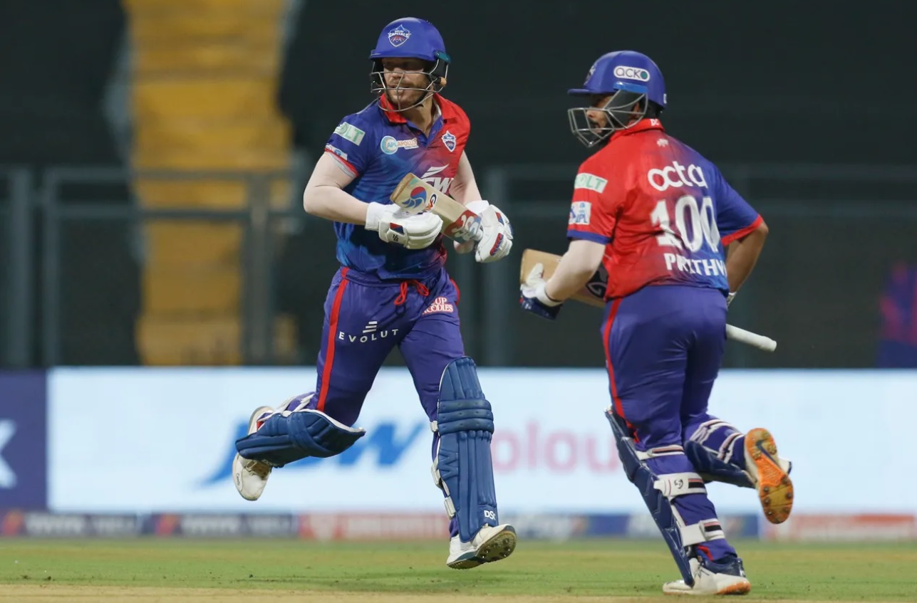 IPL 2022, DC vs RR | Twitter reacts to David Warner staring down the ...