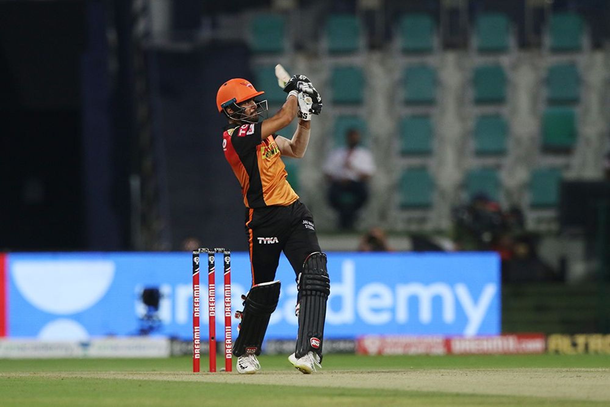 Twitter reacts to Manish Pandey’s ‘smashing’ six reply to Virat ‘chirpy ...