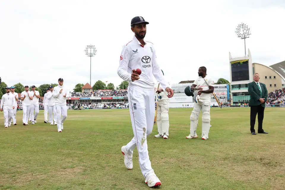 ENG vs ZIM | Bashir runs through Zimbabwe on Day 3 to hand England ...