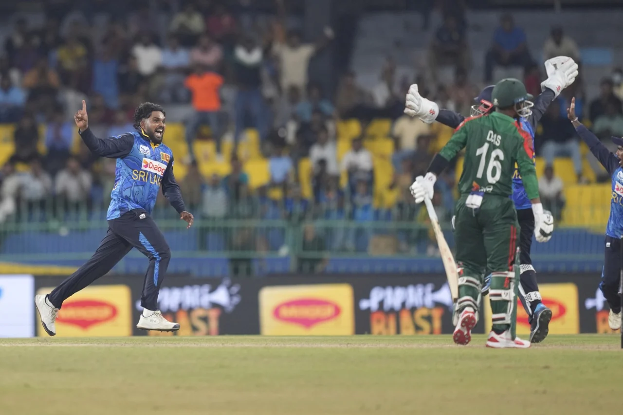 Asia Cup | Twitter reacts as Jaker Ali has lucky escape after bails ...