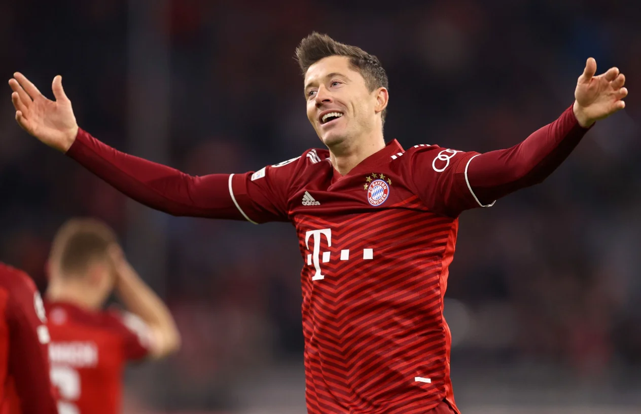 Robert Lewandowski Considering Retirement from International Football ...